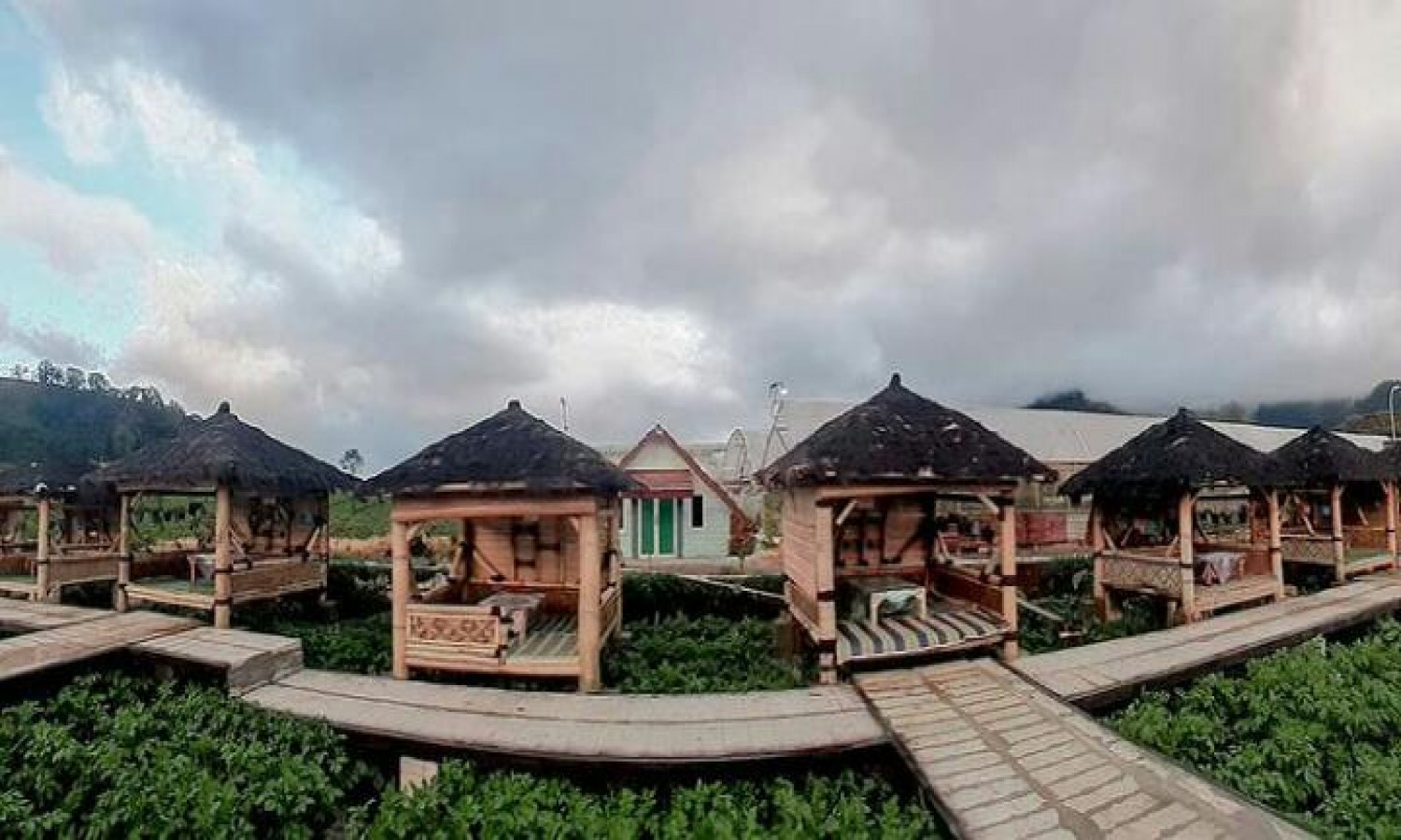 Tunggangan Resto, Tempat Beristirahat Di Tengah Perkebunan