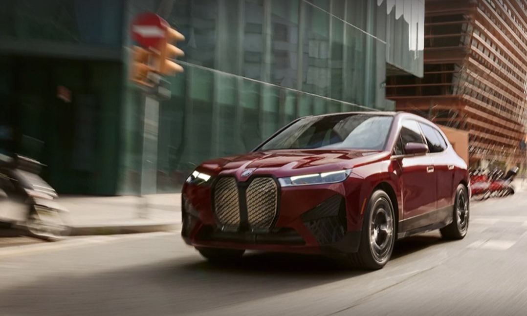 BMW Luncurkan Seri Mobil Termahal