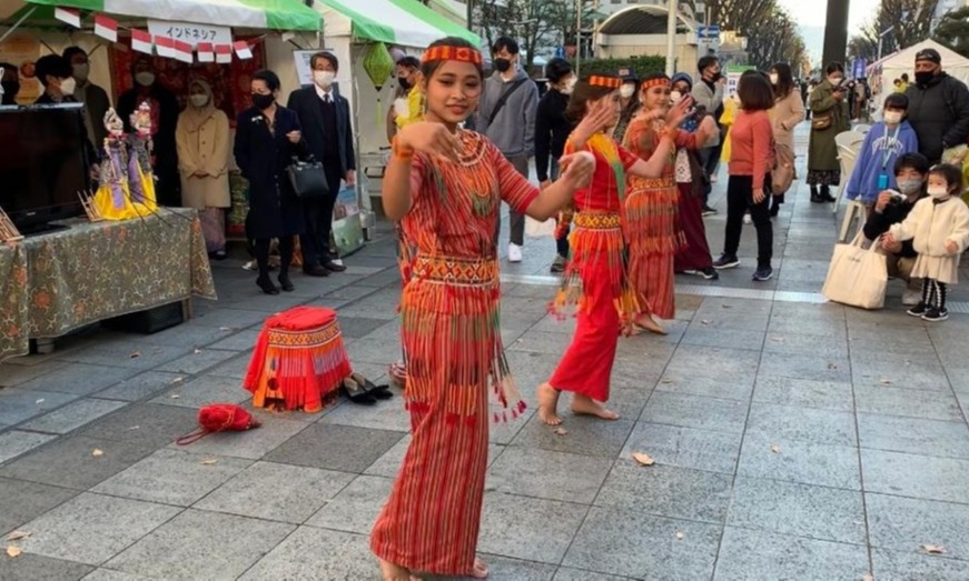 Tarian Tana Toraja Hingga Jaipong Pukau Pengunjung Waiwai World Fair