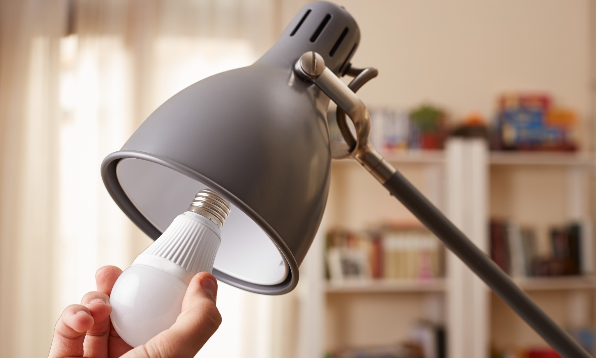 Jalan Panjang LED, Si Lampu Hemat Energi