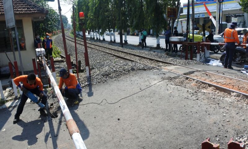 KAI Daop 1 Jakarta Tutup 36 Titik Perlintasan Sebidang