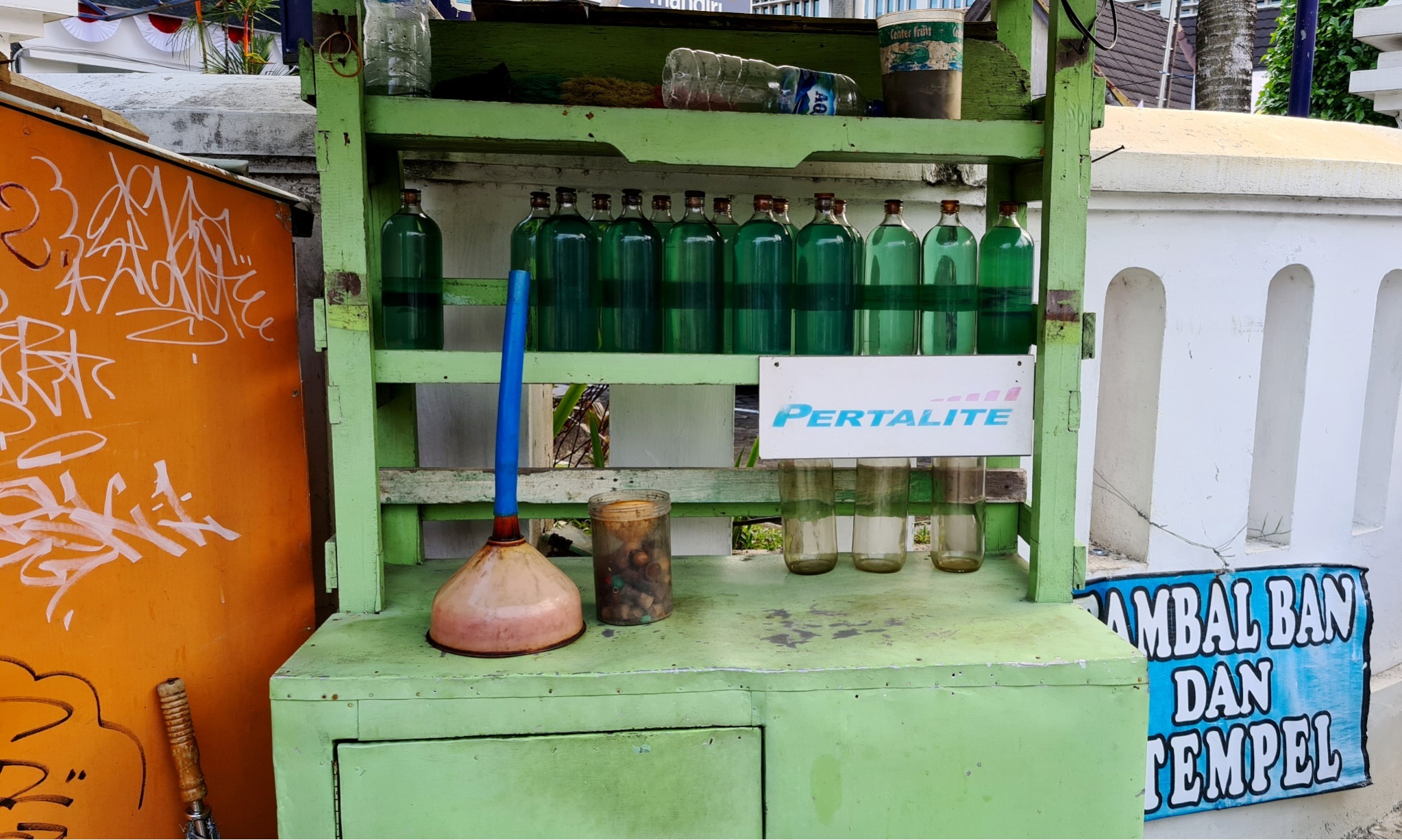 Harga Pertalite Eceran Di Manokwari Capai Rp20.000/Botol