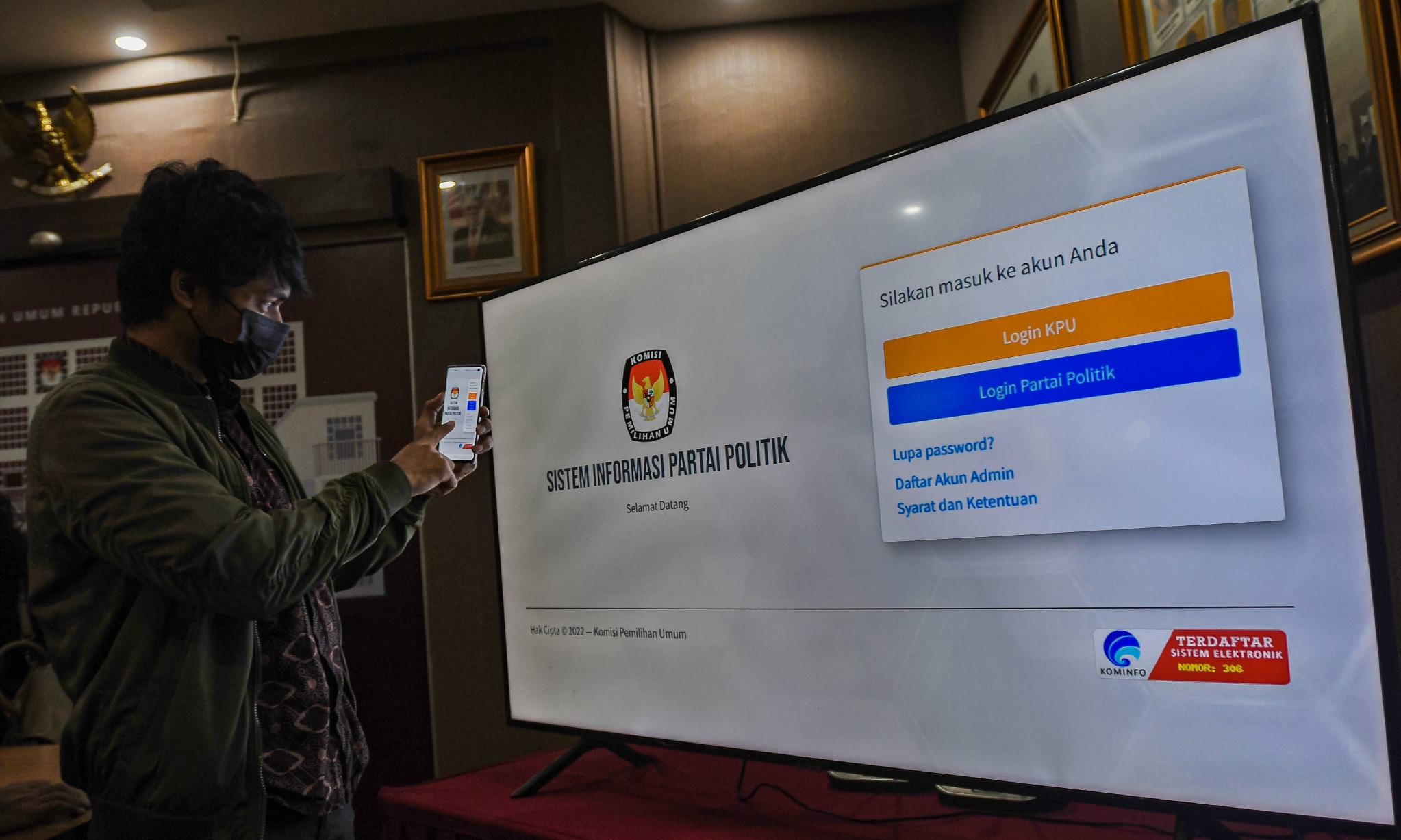 JPPR Sebut 23 Parpol Catut NIK Masyarakat di Sipol