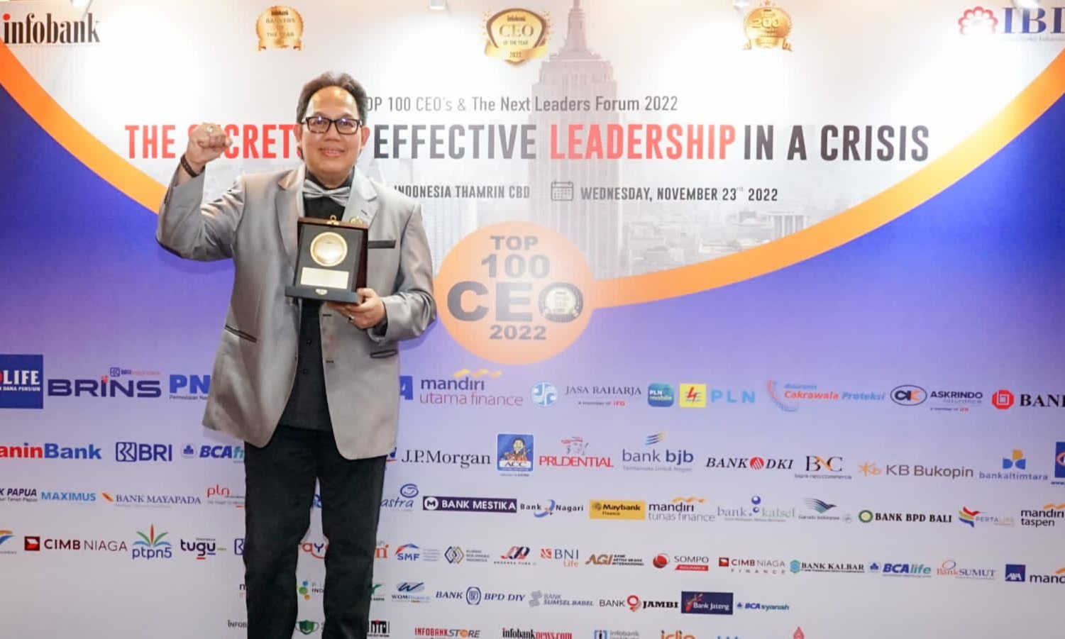 Transformasi Bank DKI Diapresiasi, Fidri Arnaldy Raih TOP 100 CEO 2022