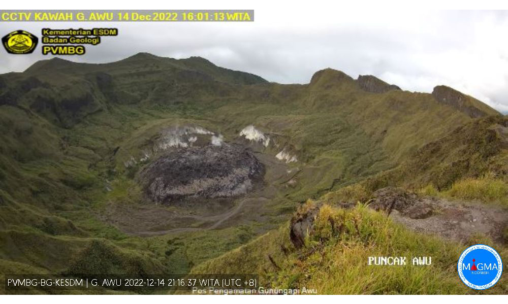 Puncak Gunung Awu Bentuk Kubah Lava