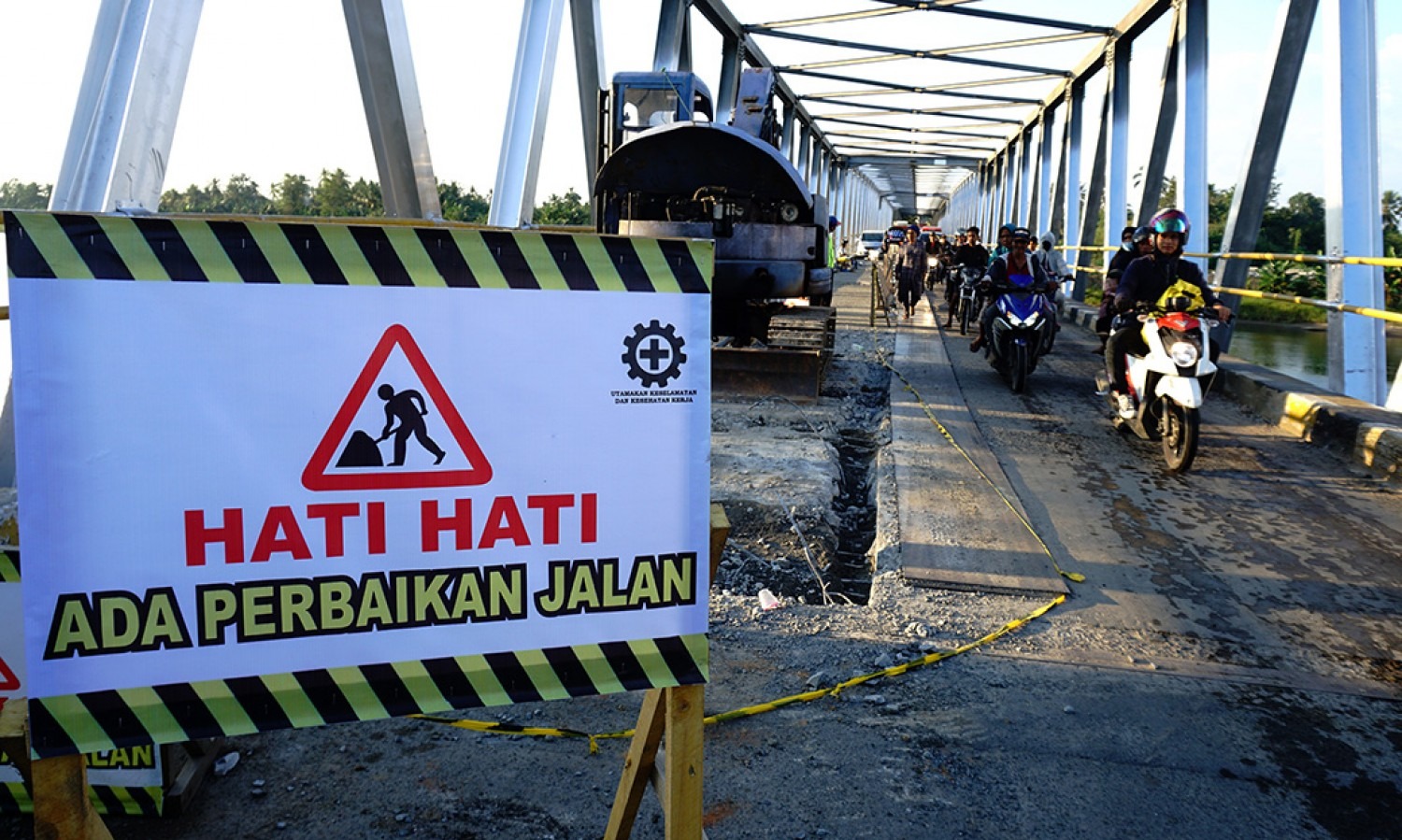 Belasan Kontraktor Perbaikan Jalan Diberi Sanksi Denda