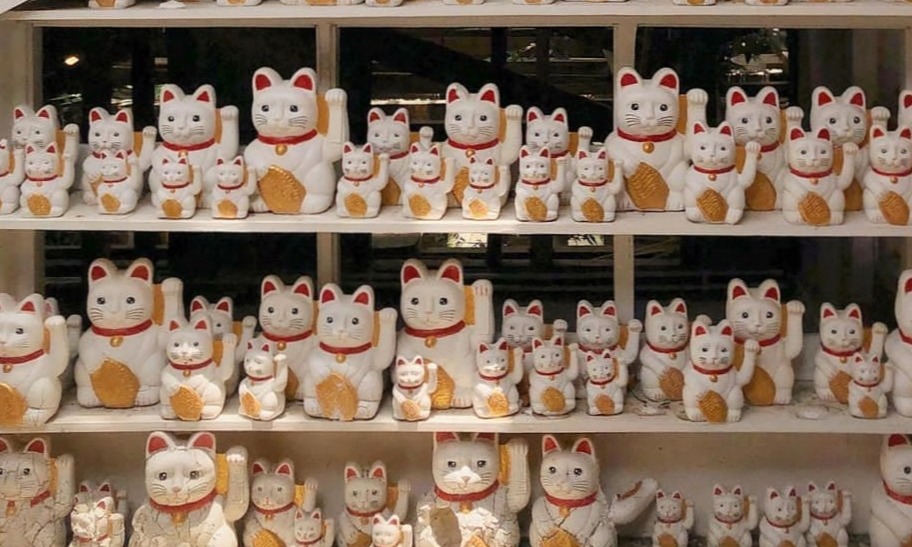 Mengenal Lebih Jauh Maneki Neko, Kucing Menggemaskan Pembawa Rezeki