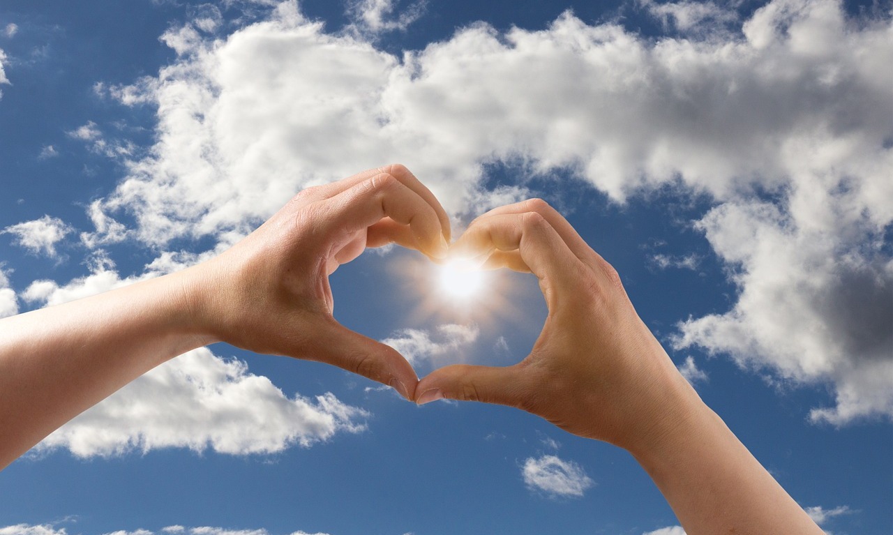 Mengenali 5 Jenis Love Language Pada Pasangan