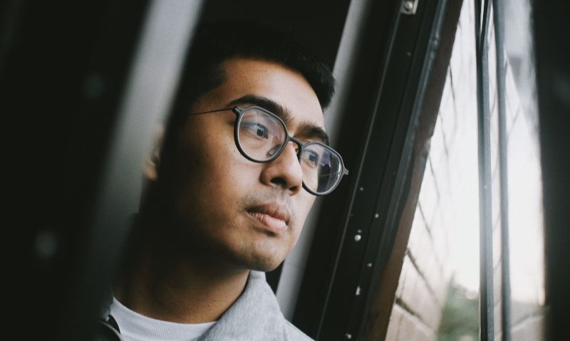 Rayhan Noor Rilis Video Klip "Dari Balik Jendela"