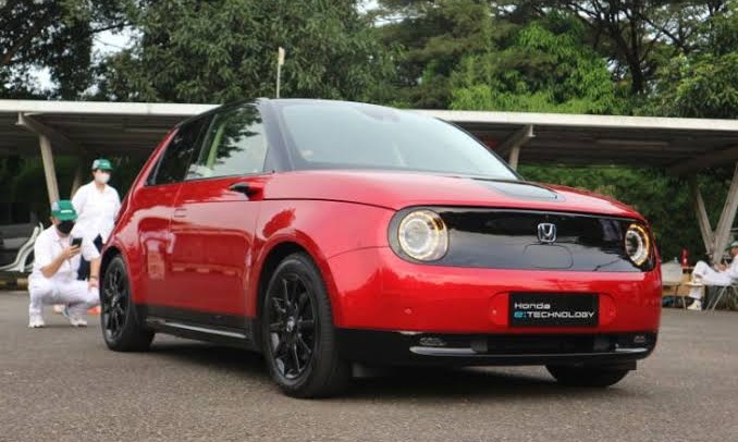 Honda e, Mobil Listrik Mungil Dengan Desain Retro Modern