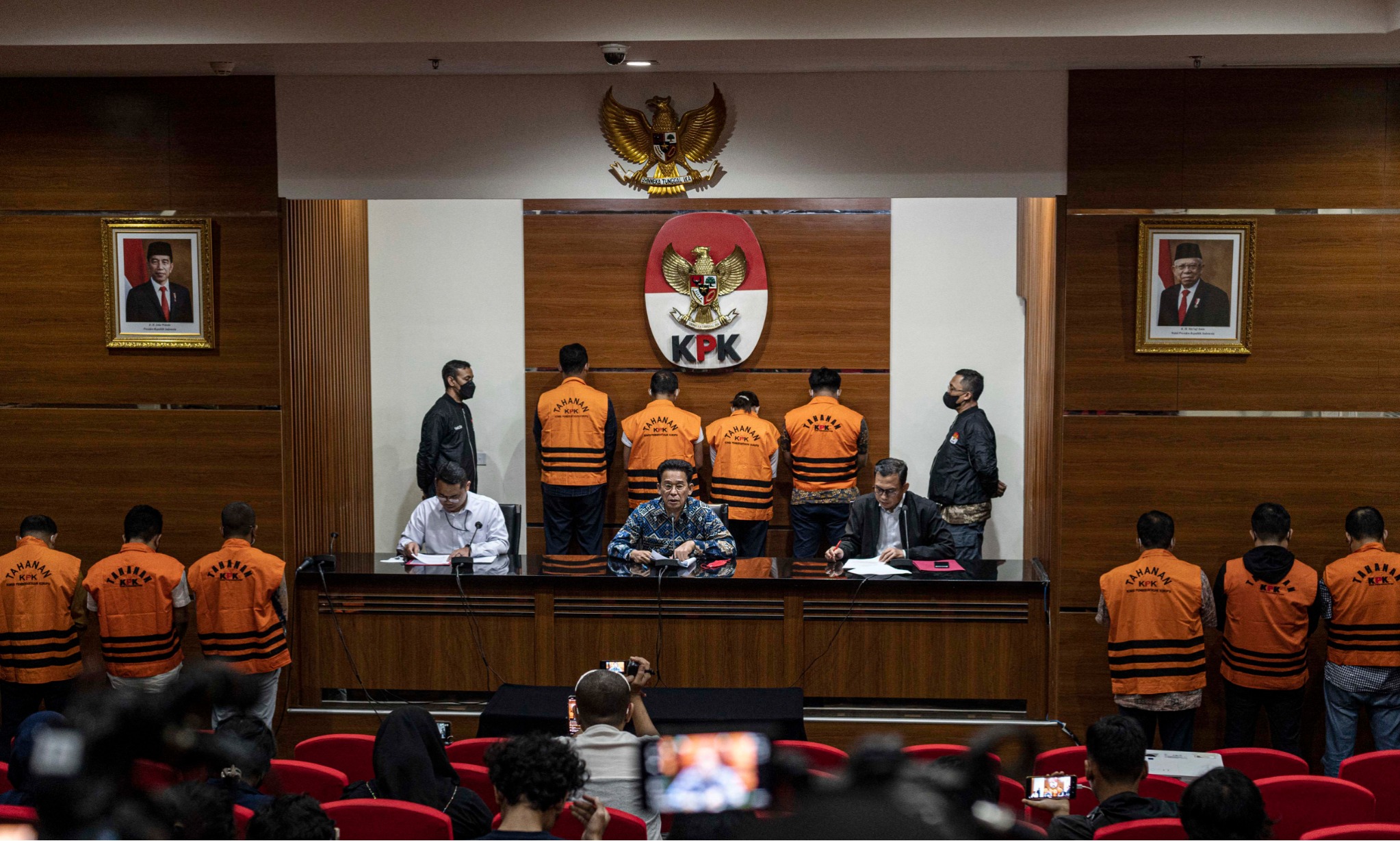 KPK Tetapkan 10 Tersangka Suap Proyek Rel Kereta Api