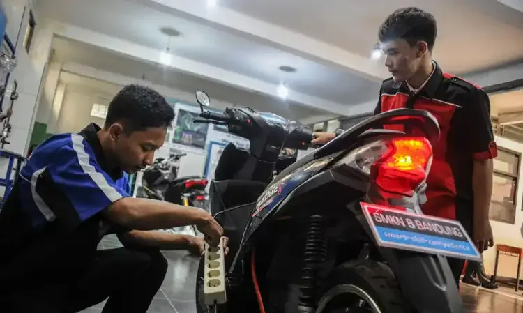 Sejumlah Tantangan Bikin Lulusan SMK Sulit Diserap Lapangan Kerja