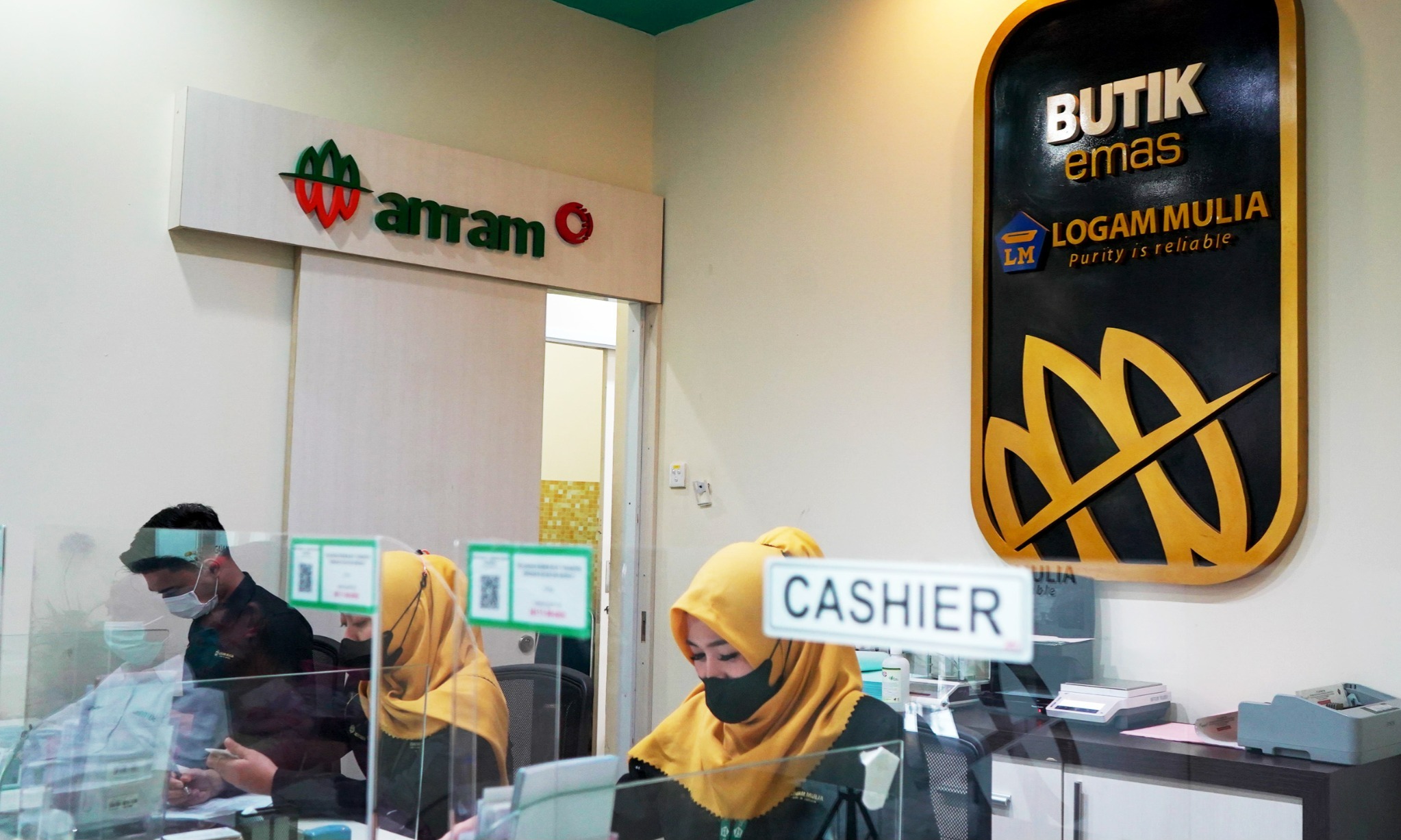 Akhir Mei, Harga Emas Antam Naik Rp8.000 menjadi Rp1,056 Juta per Gram