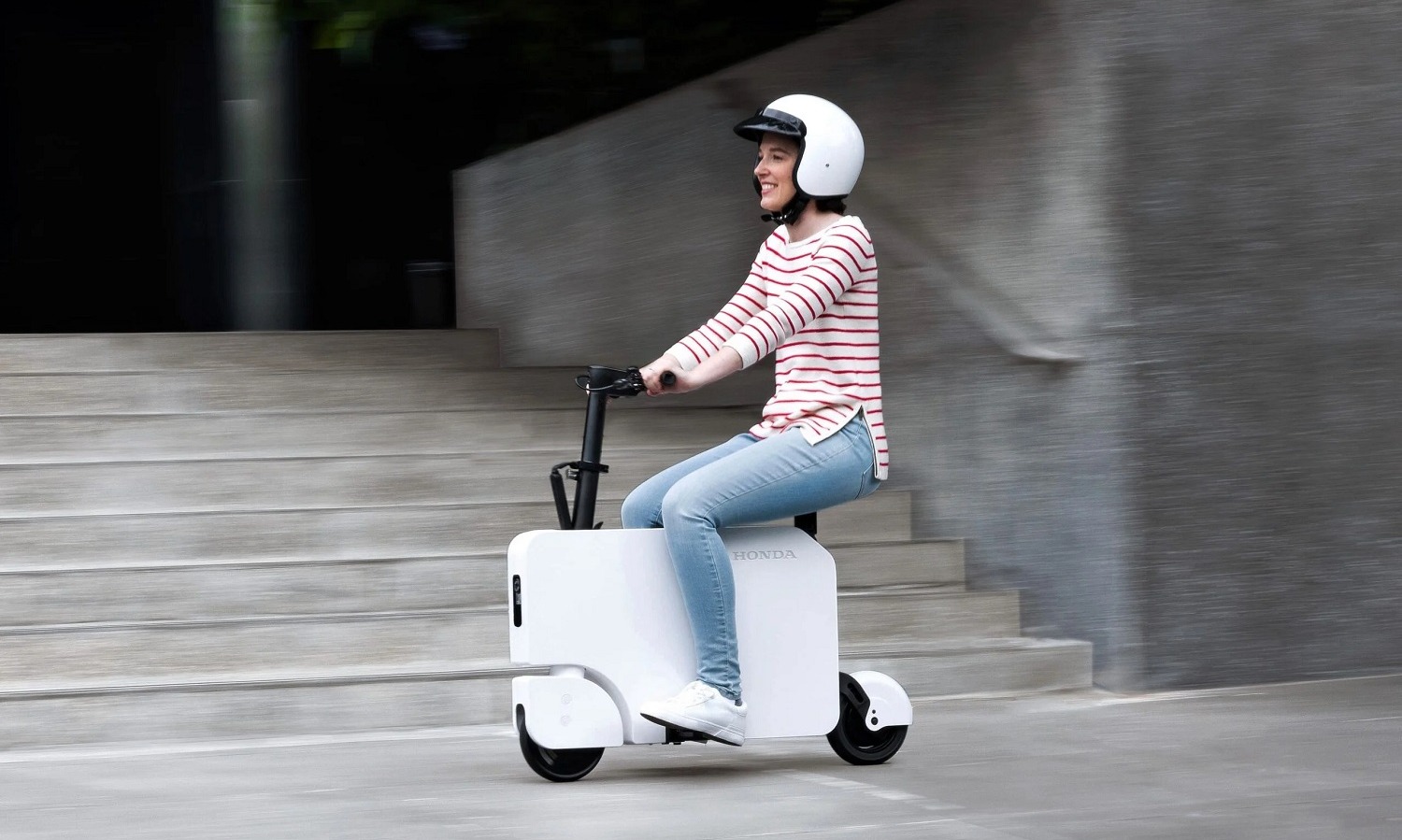 Motocompacto, Motor Listrik Sebesar Koper Dari Honda