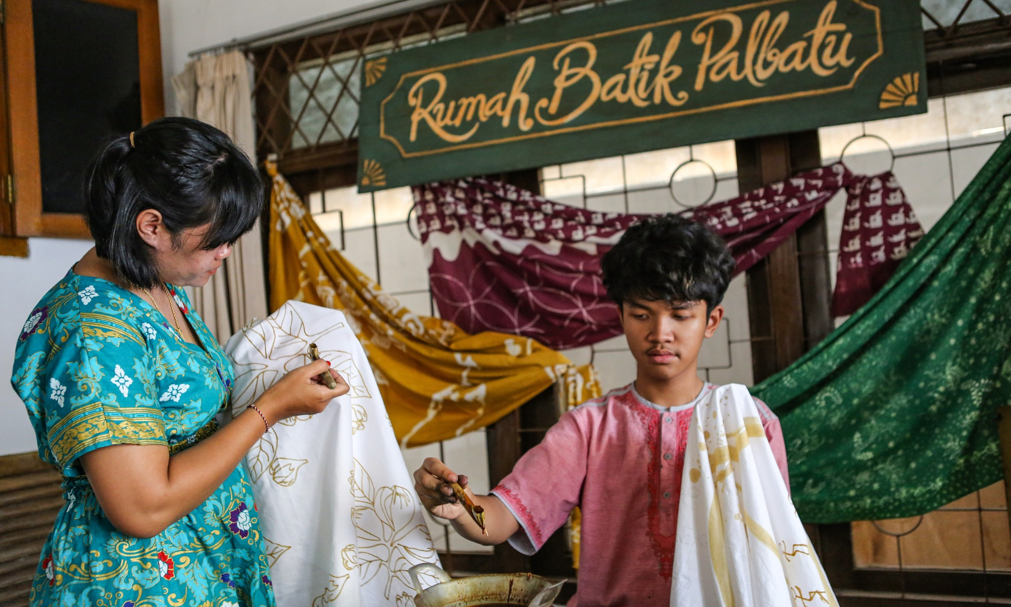 Bergesernya Makna Dan Filosofi Batik