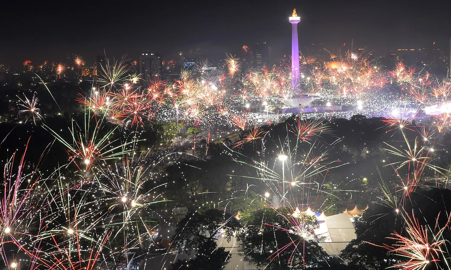 Malam Tahun Baru 2024 di Jakarta, Dari Jakarnaval Hingga Drone Show