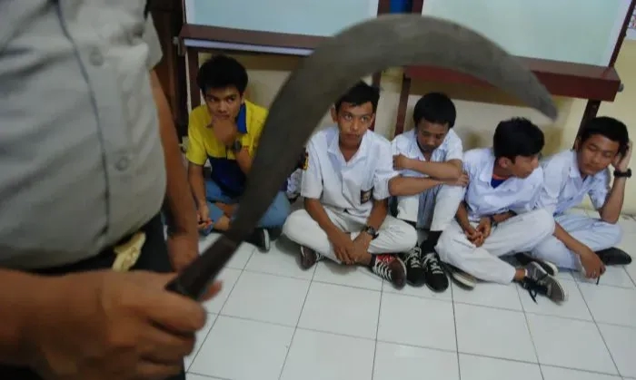 Pemprov DKI Pastikan Tindak Tegas Pelajar Terlibat Tawuran Pemprov DKI Pastikan Tindak Tegas Pelajar Terlibat Tawuran