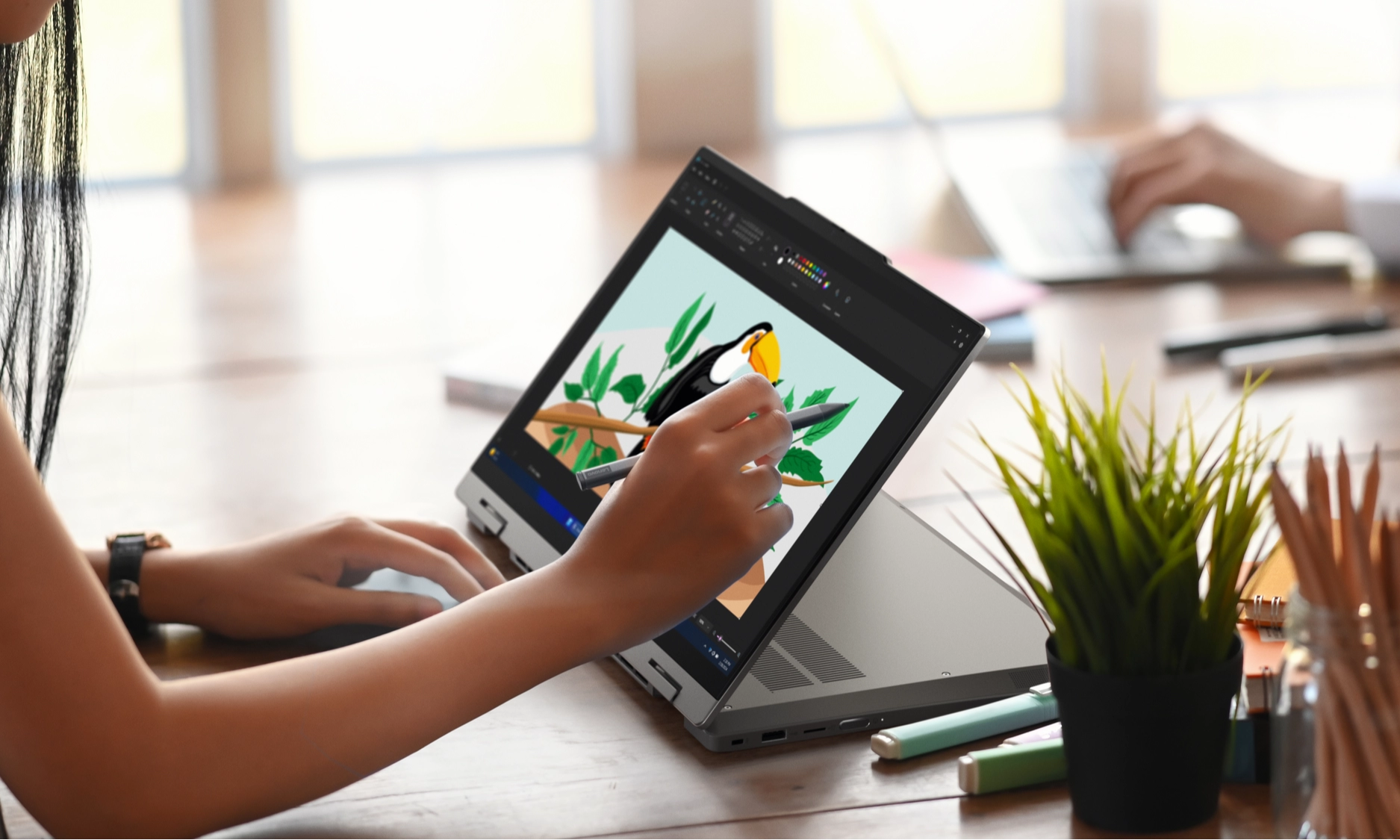 Ada Laptop Transparan, Lenovo Rilis Produk Baru Dari Seri Thinkbook