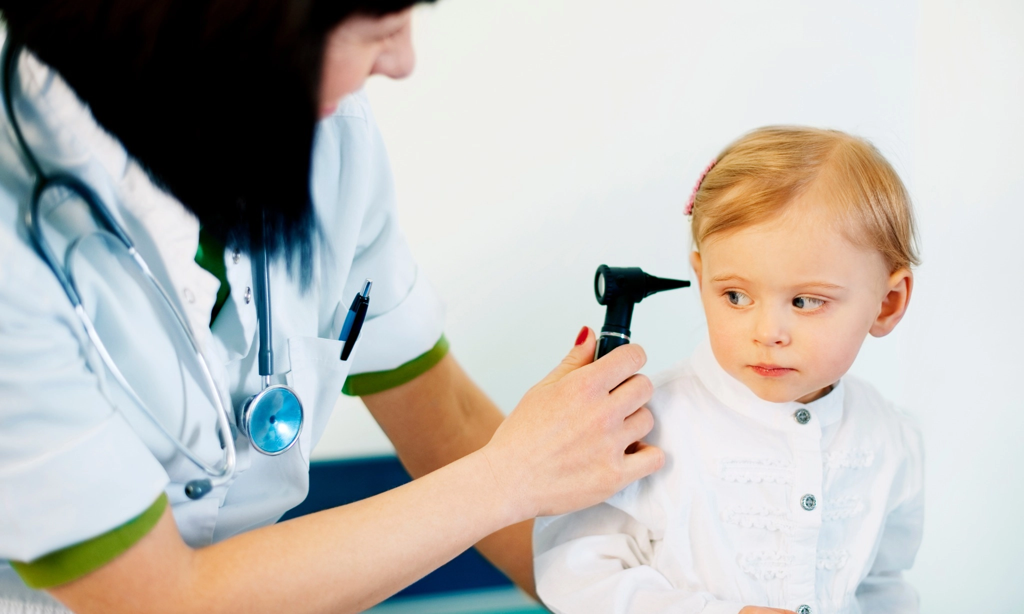 Kenali Faktor Risiko Radang Telinga Berulang Pada Anak