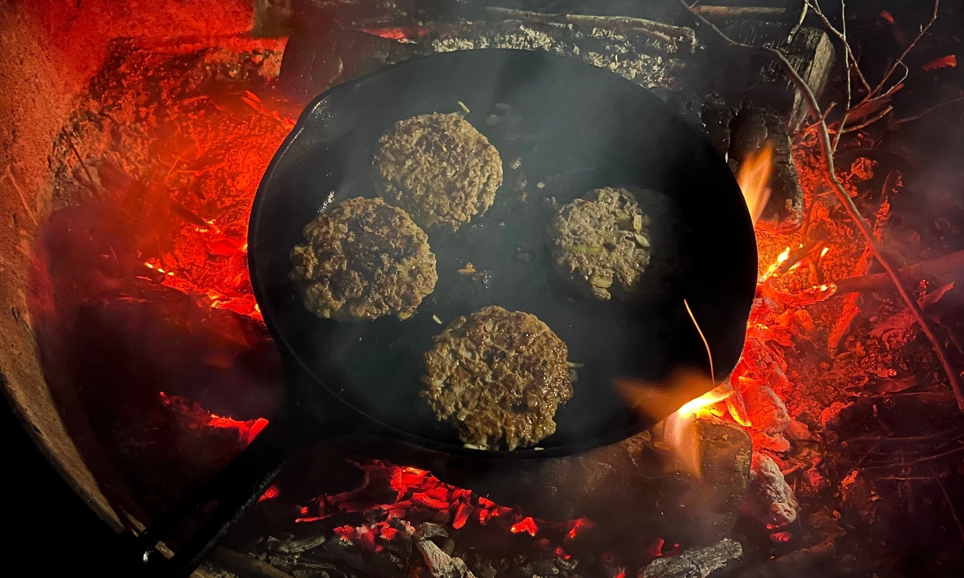 Unik! Kue Kunga, Burger Nyamuk Khas Afrika