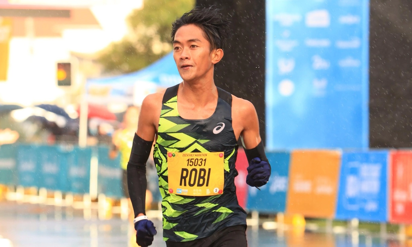 Robi Syianturi Raih Rekor Nasional Half Marathon Di Gold Coast Australia