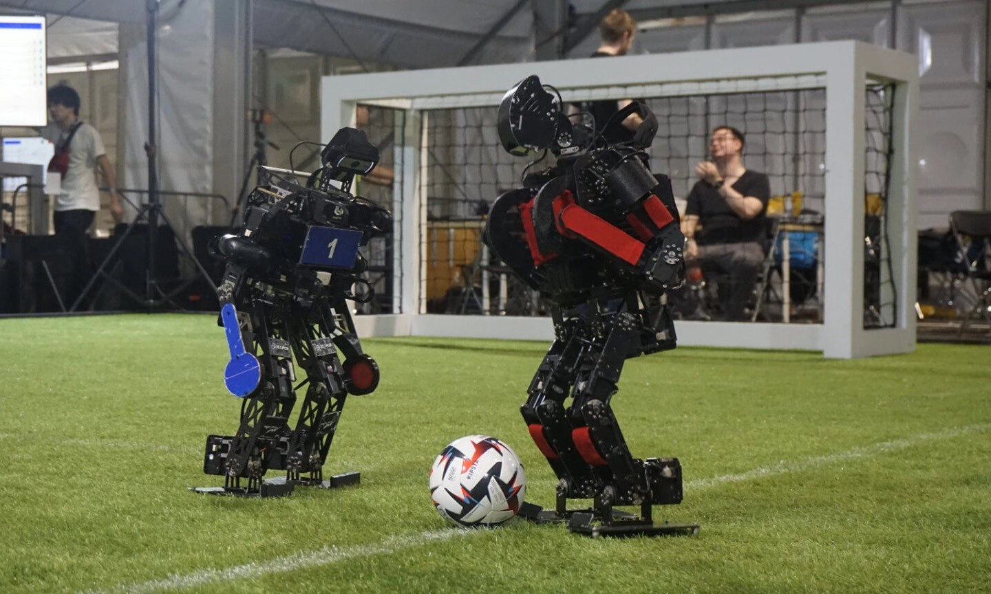 Robot Soccer Ichiro ITS Juara RoboCup 2024 Di Belanda