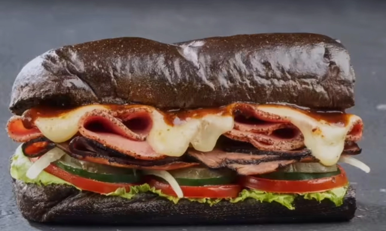 Subway Black Edition, Paduan Rasa Smoky Dan Segarnya Sayuran