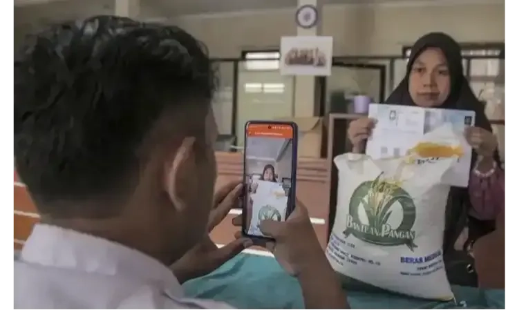 Ekonom Sebut Pemerintah Tak Perlu Lanjutkan Bantuan Pangan Ekonom Sebut Pemerintah Tak Perlu Lanjutkan Bantuan Pangan