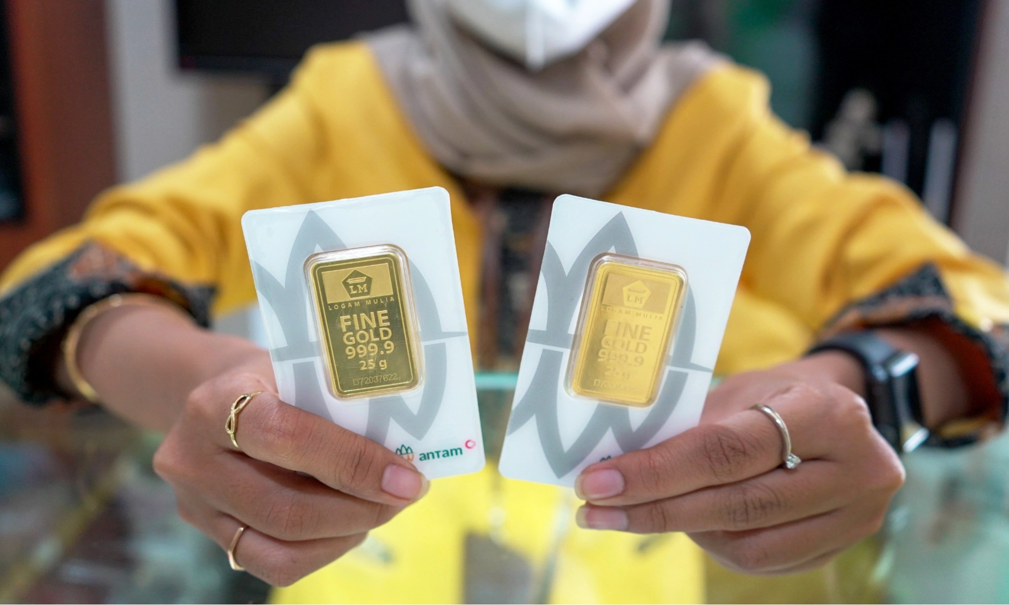 Melonjak Rp14.000, Harga Emas Antam Kini Rp1,517 Juta Per Gram