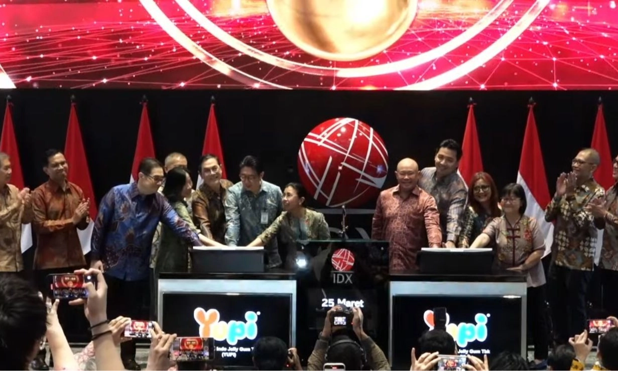 Baru IPO, Saham YUPI Anjlok Hampir 8%