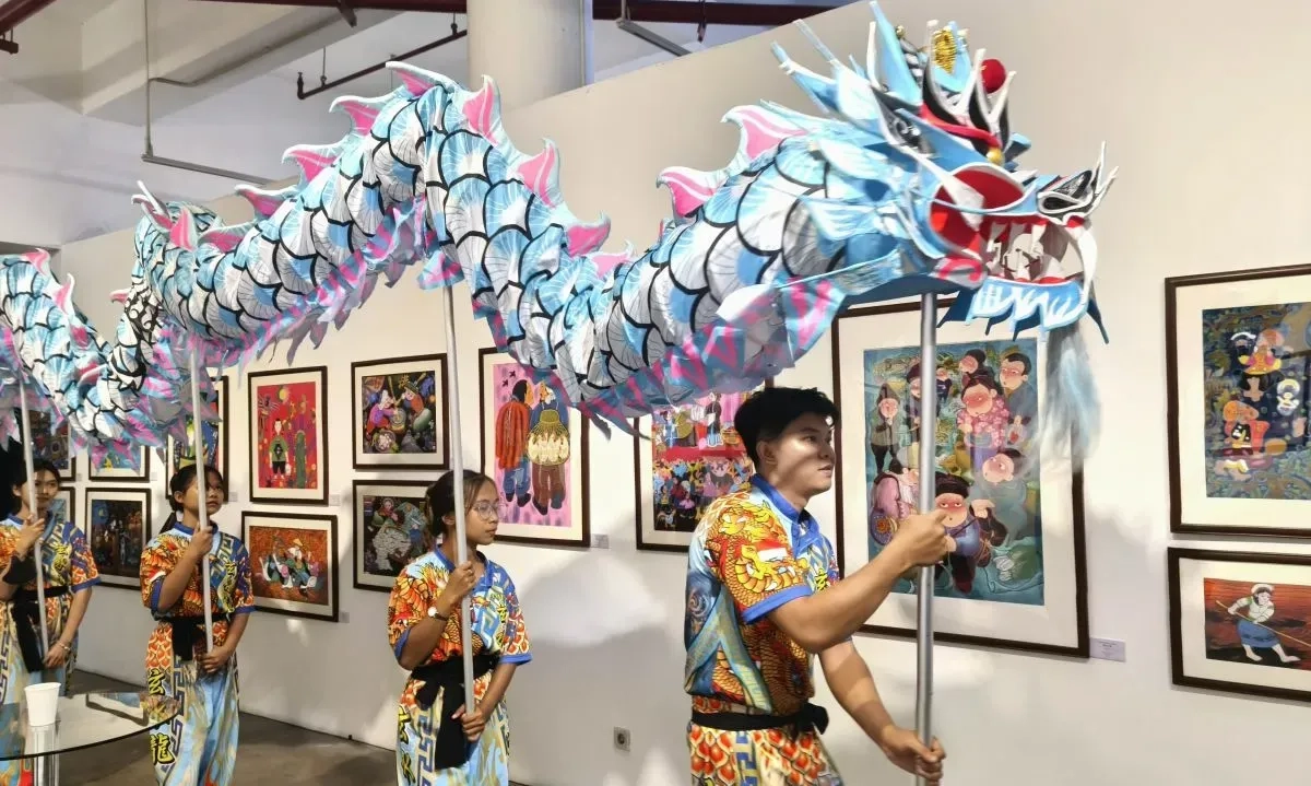 Puluhan Lukisan Petani China Dipamerkan Di Jakarta