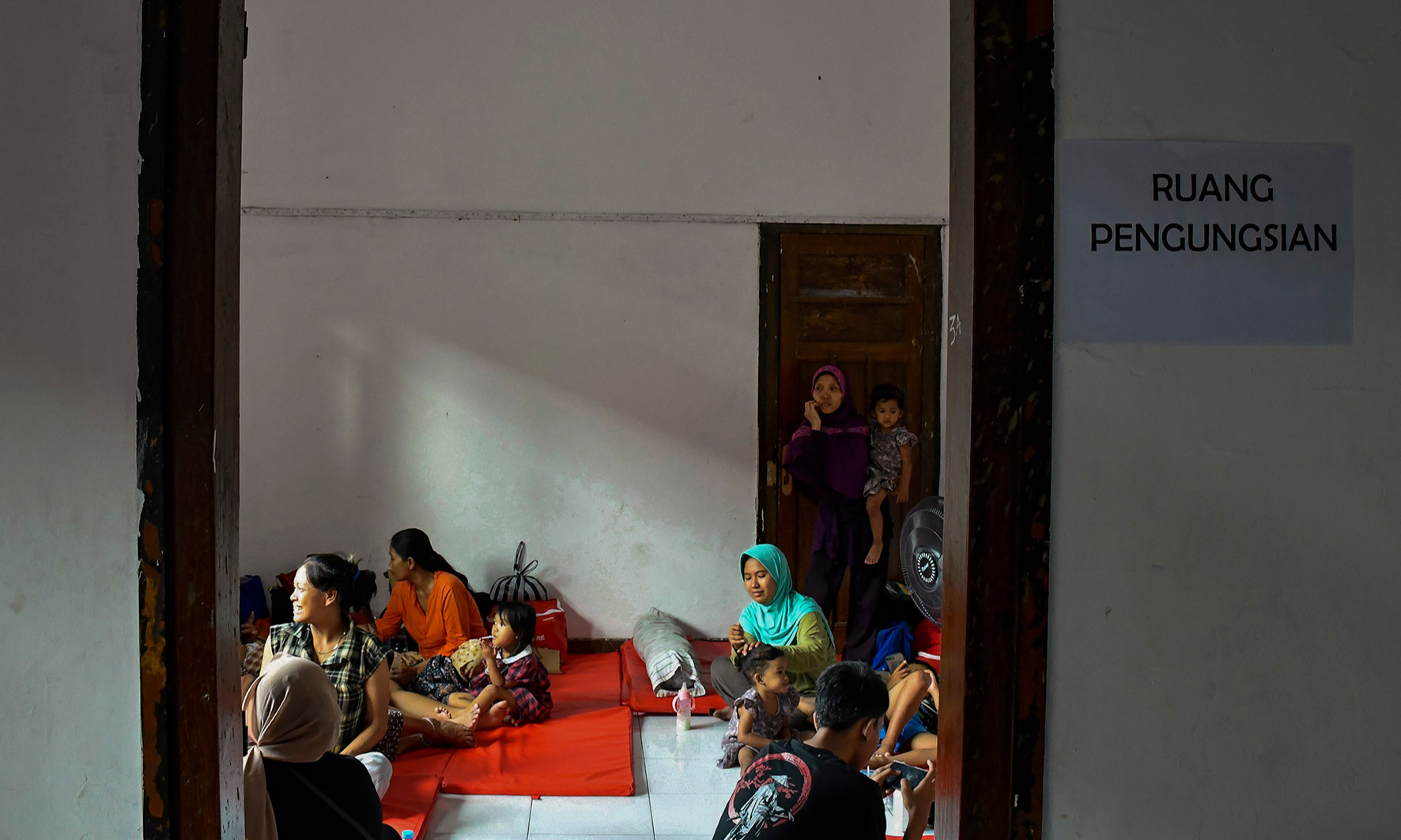 FOTO CERITA: Hujan Deras Diduga Penyebab Tanah Longsor di Bogor